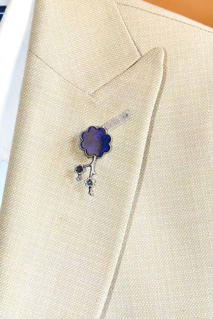 Blue Glass Flower Lapel Pin - Forhim.ke